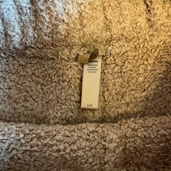 SKIMS | Intimates & Sleepwear | Skims Fuzzy Cozy Knit Sleepwear Set ...